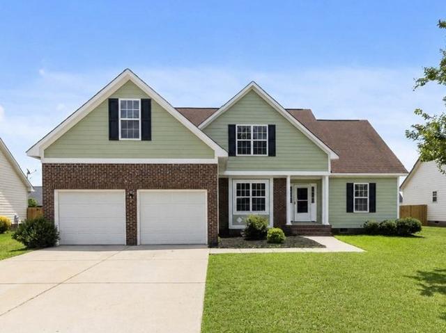 5925 Blue Sky Ln, Hope Mills, NC 28348
