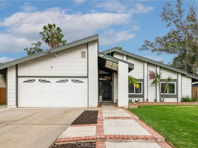 5925 Grinnell Dr, Jurupa Valley, CA 92509