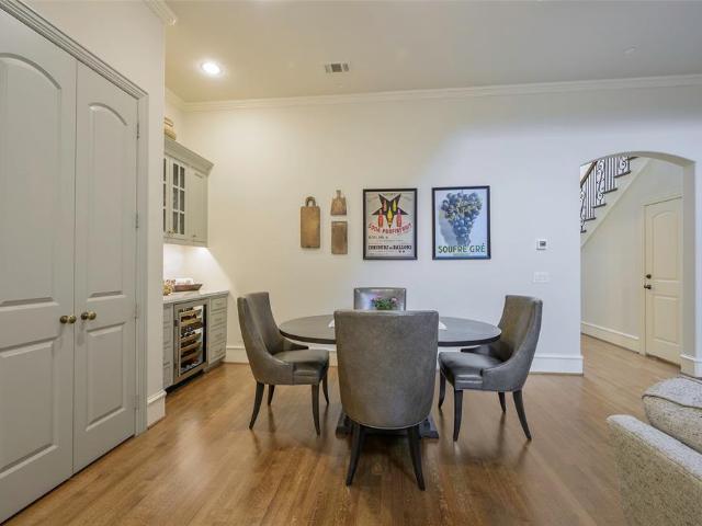 5926 Chipping Way