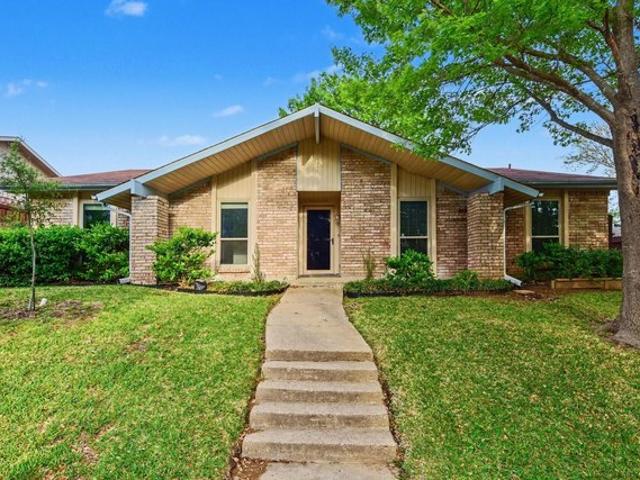 5926 Rosehill Rd, Garland, TX 75043