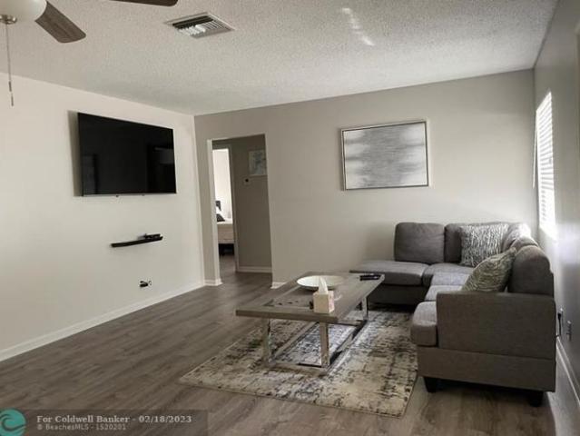 5927 La Pinata Unit #D2, Greenacres, FL 33463