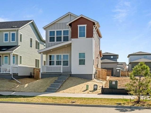 5928 N Lisbon St, Aurora, CO 80019