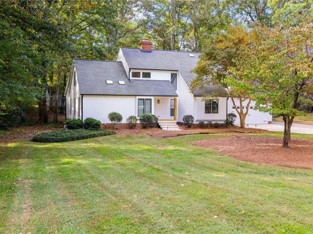 5928 Woodfield Dr, Kernersville, NC 27284