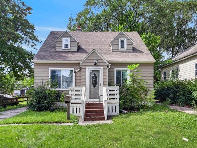 5929 N 37th St, Milwaukee, WI 53209