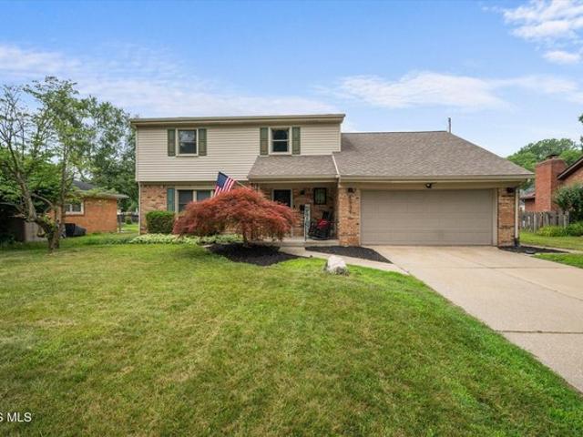 5929 Angleview Dr, Sylvania, OH 43560