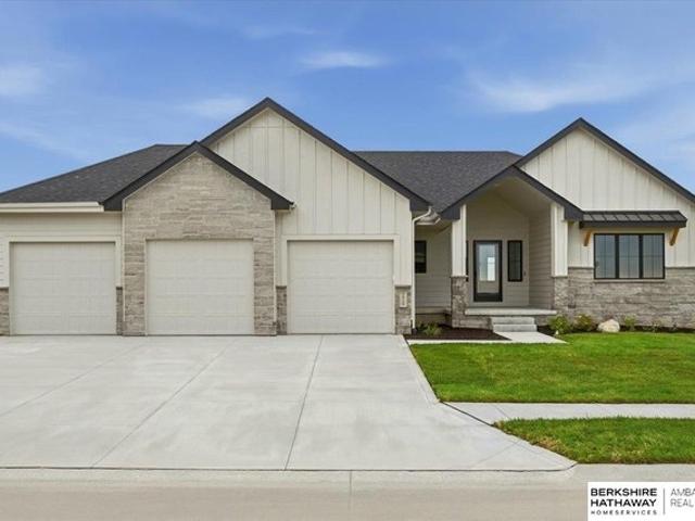 5920 N 198th St, Elkhorn, NE 68022