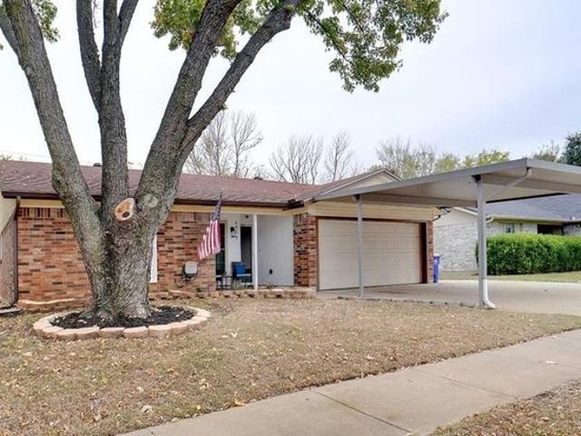 5920 Oak Hill Rd, Watauga, TX 76148