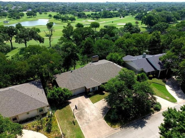 5920 Diamond Oaks Dr S, Haltom City, TX 76117
