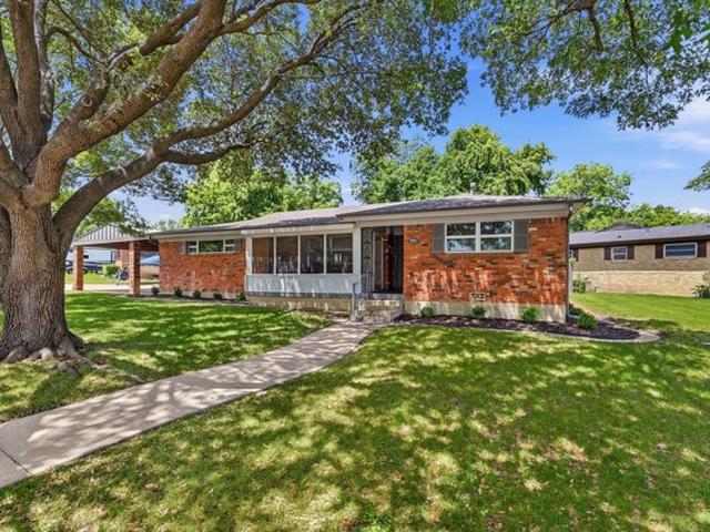 5921 Circular Dr, North Richland Hills, TX 76117