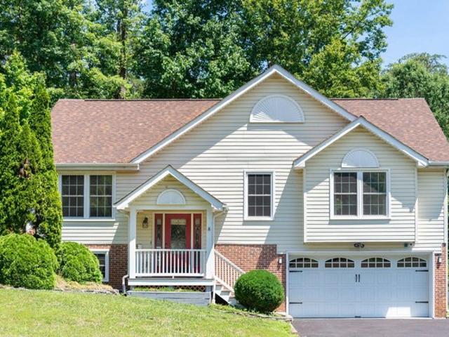 5921 Danielle Dr, Fredericksburg, VA 22407