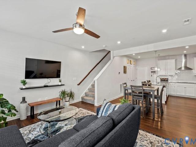 5922 laurel bed Lane