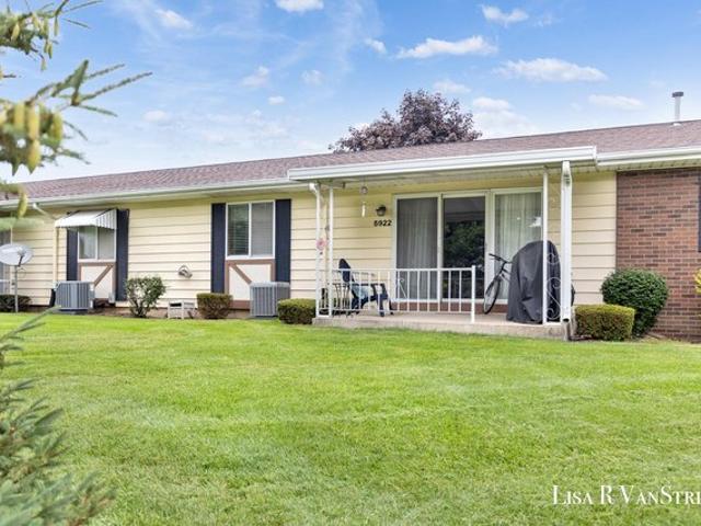 5922 Leisure South Dr SE, Grand Rapids, MI 49548