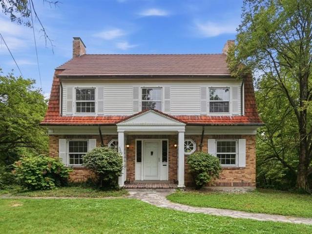 5922 Winton Ridge Ln, Cincinnati, OH 45232