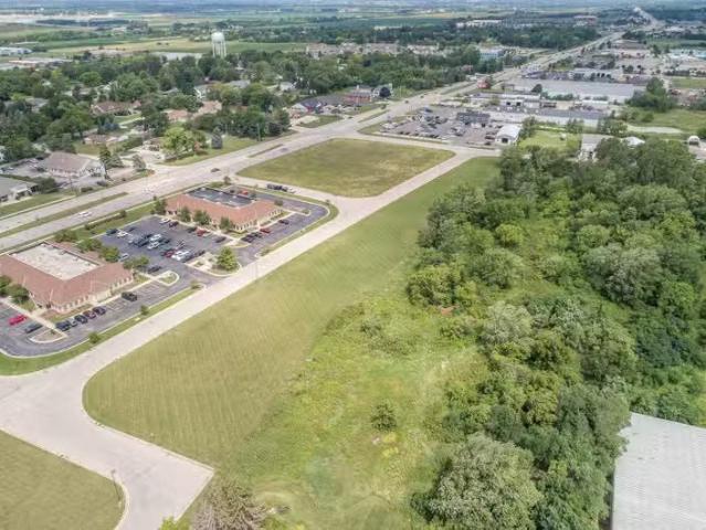 5922 52nd St, Kenosha, WI 53144 MLS 1886476