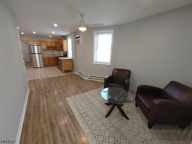 592 94 N 6th St, Newark, NJ 07107
