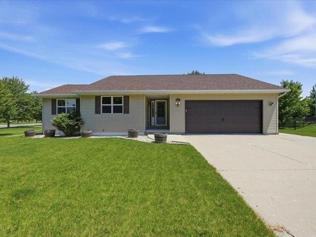592 Abey Dr, Evansville, WI 53536