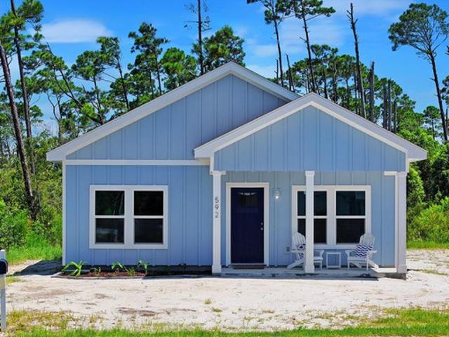 592 Bonnet St, Port Saint Joe, FL 32456