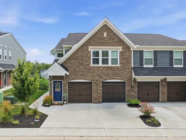 592 Foxhill Dr, Crescent Springs, KY 41017