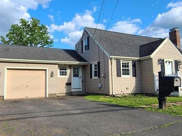 592 Fenn Rd, Newington, CT 06111