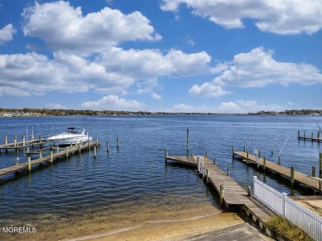 592 Kingfisher Cir, Brick, NJ 08723