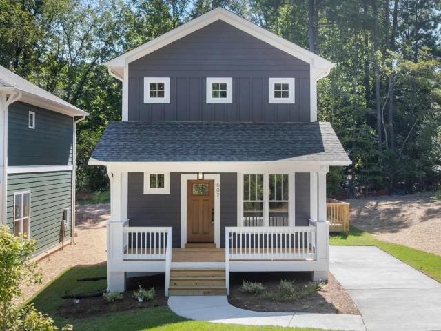 592 Hemlock Avenue