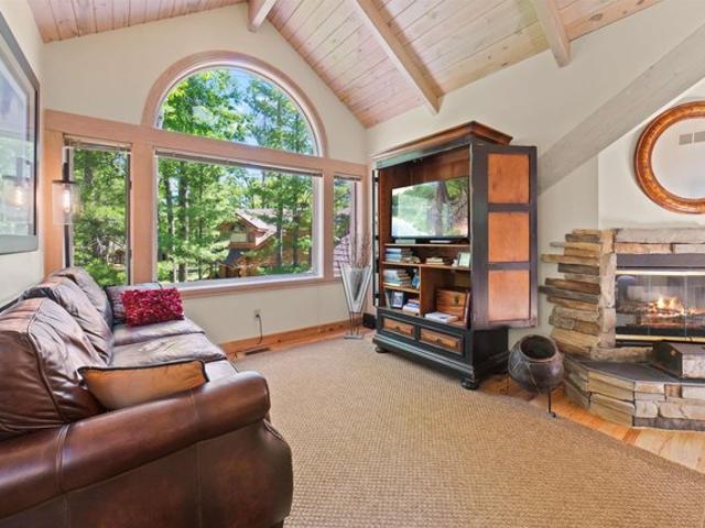 592 Osprey Ln, Lewiston, MI 49756