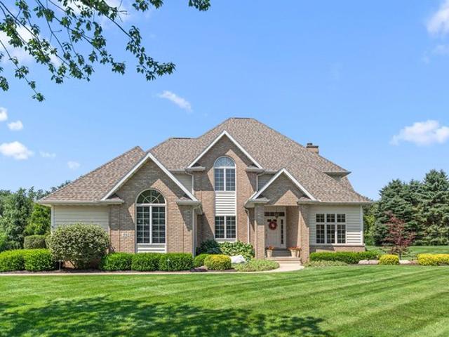 592 Shatz Dr N, Valparaiso, IN 46385
