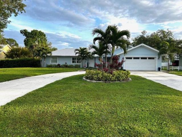 592 Shetland Cir, Nokomis, FL 34275