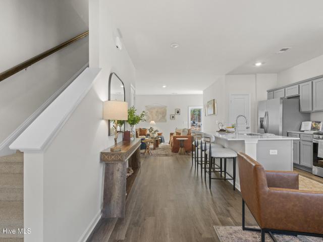 592 Slim Cypress Run