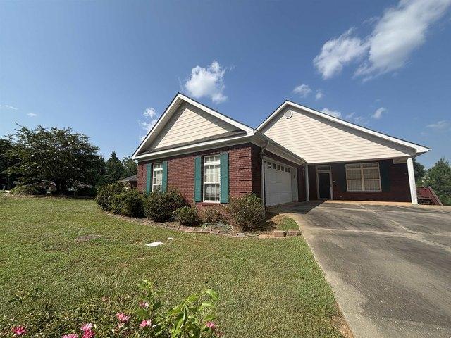 592 Plantation Dr, Andalusia, AL 36421