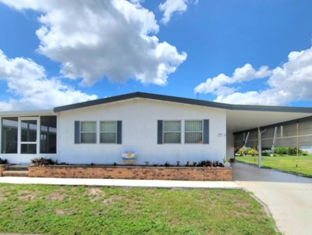 592 Plaza Del Sol, North Fort Myers, FL 33917