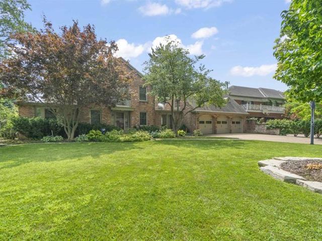 5934 N Elm Ln, Peoria, IL 61614