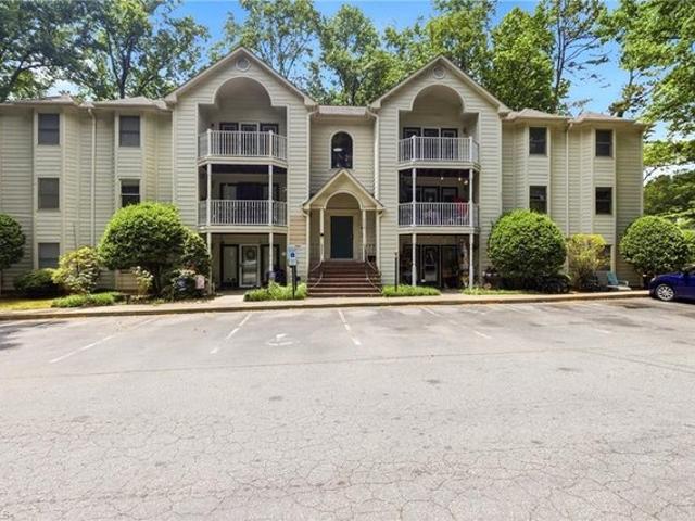 5934 W Friendly Ave Unit J, Greensboro, NC 27410