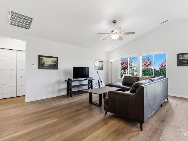 5934 W Hamm Ln