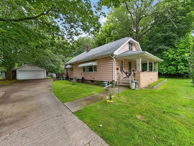 59359 Locust Rd, South Bend, IN 46614
