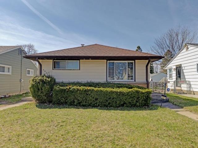 5935 N 71st St, Milwaukee, WI 53218