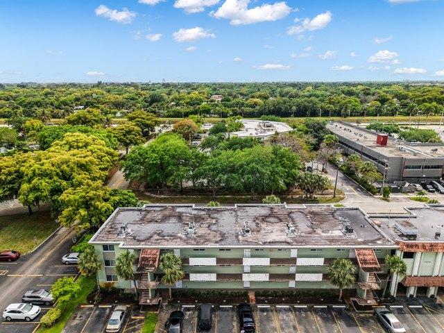 5935 Del Lago Cir Apt 202, Sunrise, FL 33313