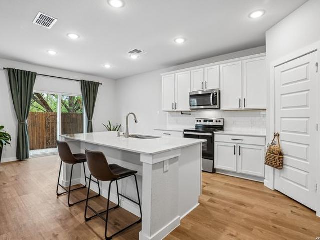 5935 W Hausman Rd Unit 59, San Antonio, TX 78249