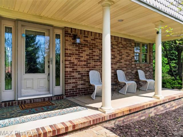 59360 Foxpointe Lane