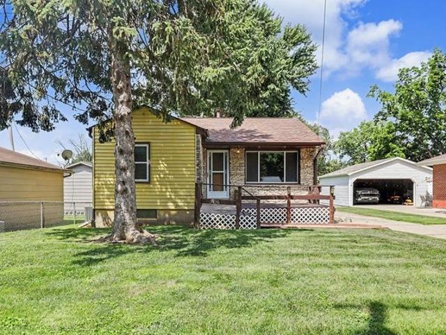 5936 SW 2nd St, Des Moines, IA 50315