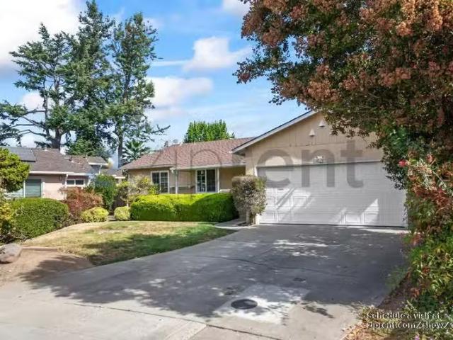 59373978 1034 Robin Way