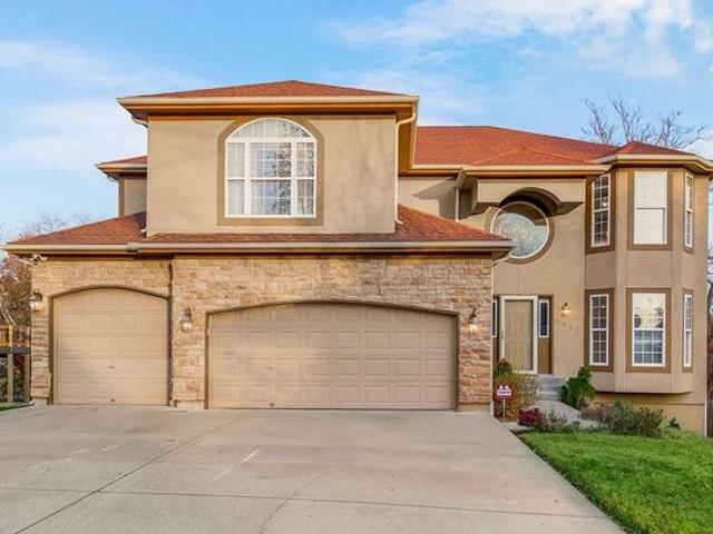 5937 Blue Hills Rd, Kansas City, MO 64110