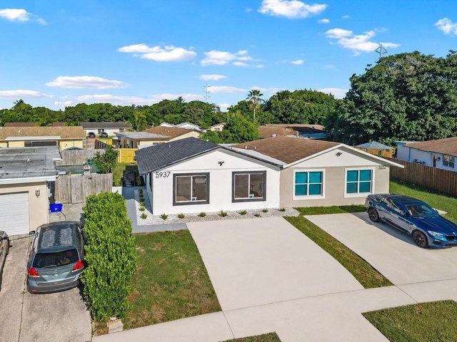 5937 Caribbean Blvd, West Palm Beach, FL 33407