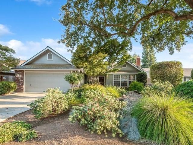 5937 W Feemster Ave, Visalia, CA 93277
