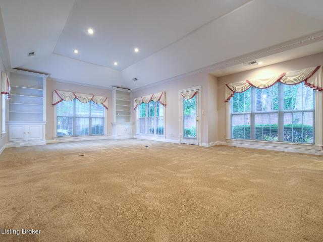 5939 Ashwood Bluff Dr