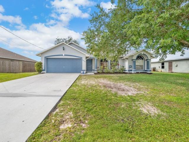 5930 NW Theda Ln, Port Saint Lucie, FL 34983