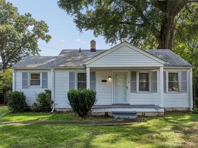 5930 Andrew Pl, Newport News, VA 23605