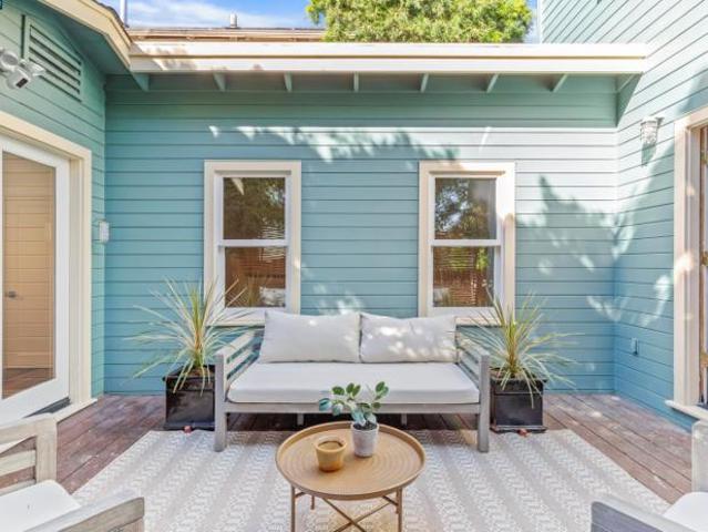 5930 Vallejo St, Oakland, CA 94608