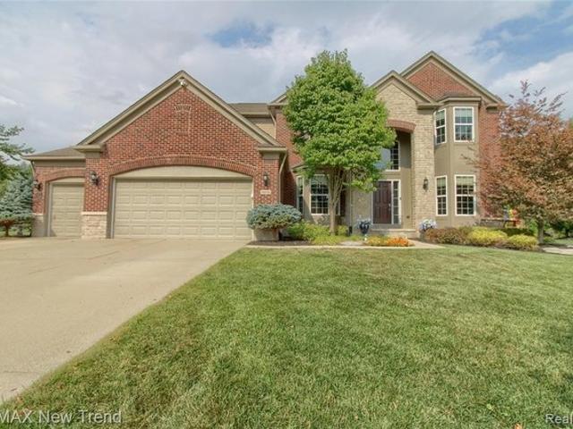 59318 Peters Barn Dr, Lyon Township, MI 48178