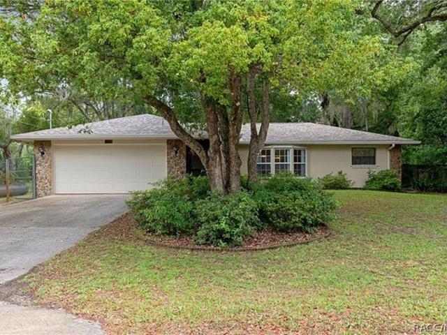 5931 N Brookgreen Dr, Crystal River, FL 34428